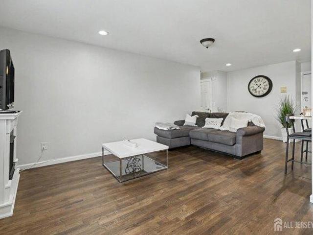 condo with 1 bedroom, Linden NJ ES104374614