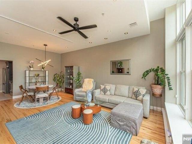 condo with 1 bedroom, Little Falls NJ ES104477856