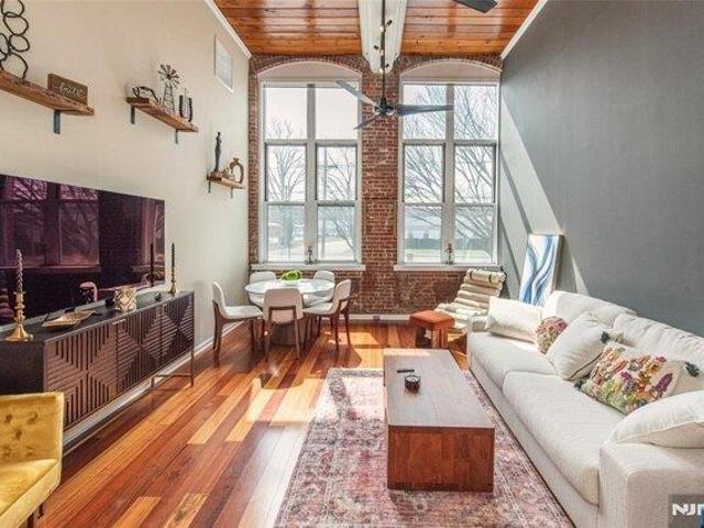 condo with 1 bedroom, Little Falls NJ ES104869797