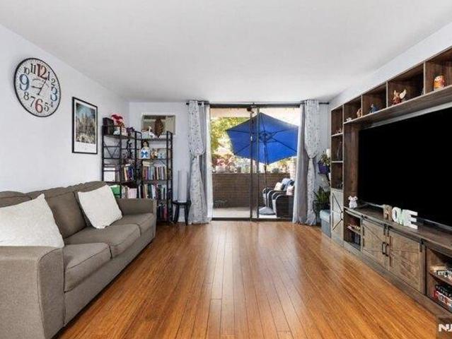 condo with 1 bedroom, Little Ferry NJ ES104374301