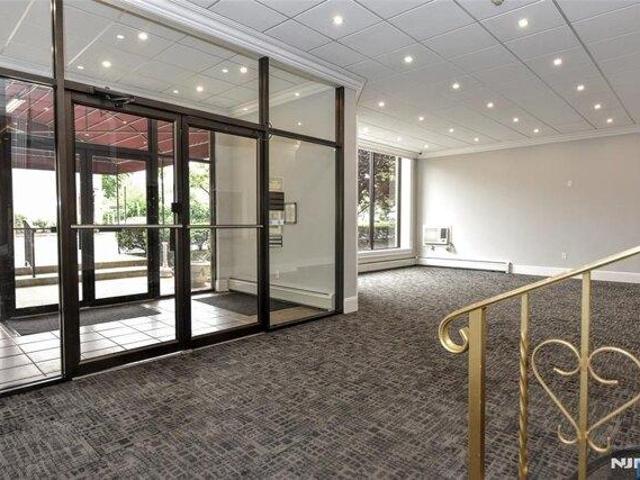 condo with 1 bedroom, Lodi NJ ES105142438