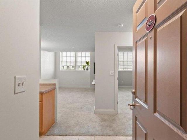 condo with 1 bedroom, Lowell MA ES102823414