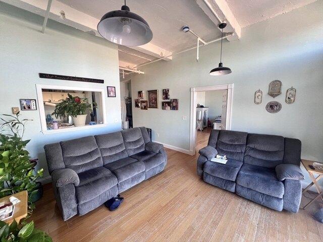 condo with 1 bedroom, Lowell MA ES105040383