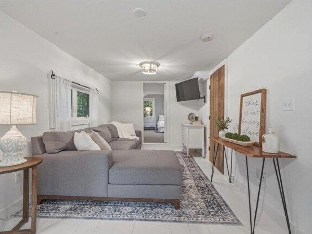 condo with 1 bedroom, Lunenburg MA ES104994793