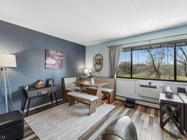 condo with 1 bedroom, Lyndhurst NJ ES104233538