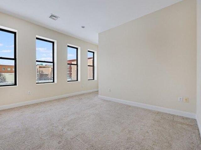 condo with 1 bedroom, Lynn MA ES103499566