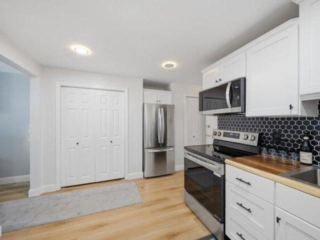 condo with 1 bedroom, Manchester NH ES104807814