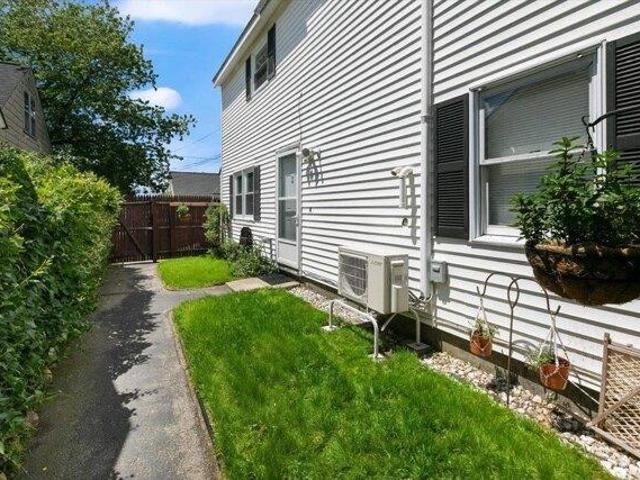 condo with 1 bedroom, Manchester NH ES104809626