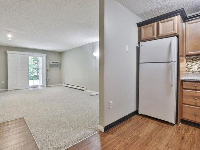 condo with 1 bedroom, Manchester NH ES105156936