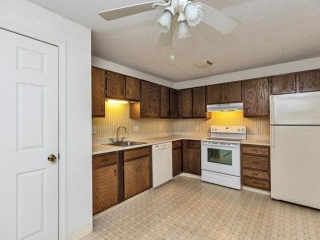 condo with 1 bedroom, Manchester NH ES103433080