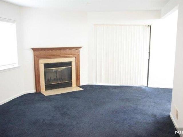 condo with 1 bedroom, Mahwah NJ DS101998707