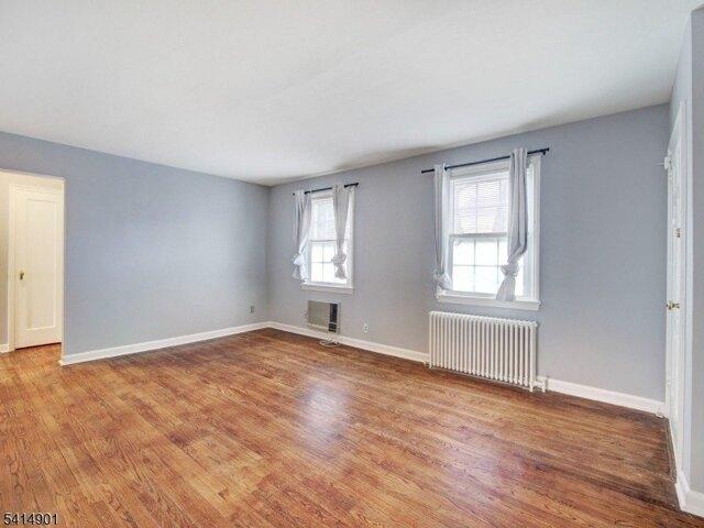 condo with 1 bedroom, Maplewood NJ ES104833627