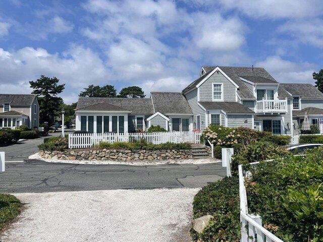 condo with 1 bedroom, Mashpee MA ES104149189