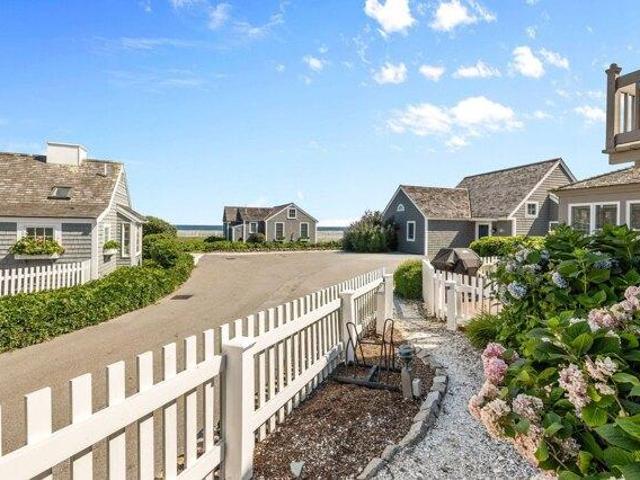 condo with 1 bedroom, Mashpee MA ES104870099