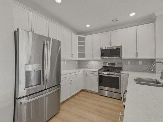 condo with 1 bedroom, Medford MA ES105140100