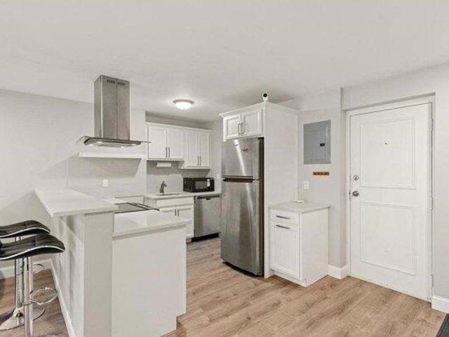 condo with 1 bedroom, Melrose MA ES105093511