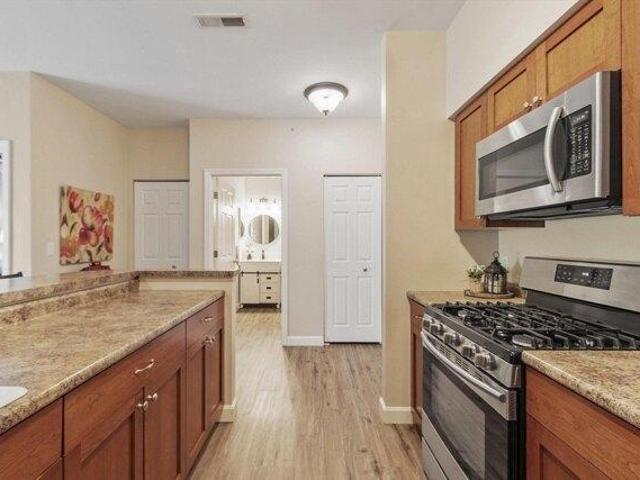 condo with 1 bedroom, Methuen MA DS103664461