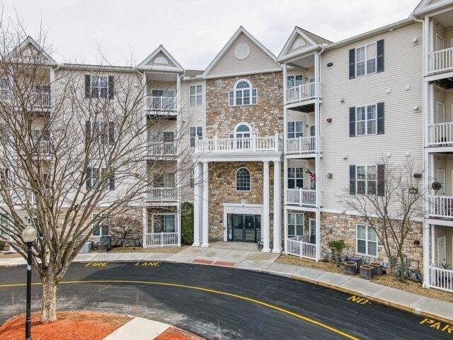 condo with 1 bedroom, Methuen MA ES103074154