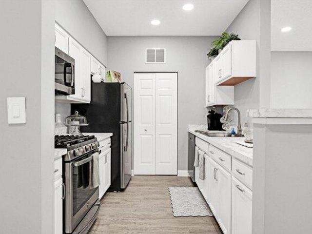 condo with 1 bedroom, Methuen MA ES103663584