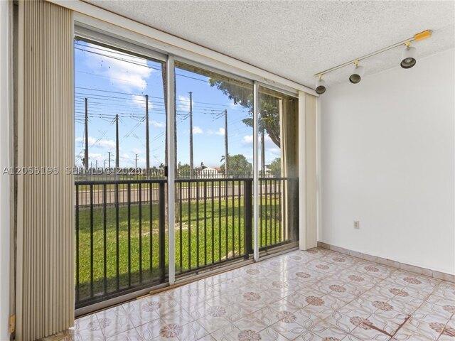 condo with 1 bedroom, Miami FL ES104898838