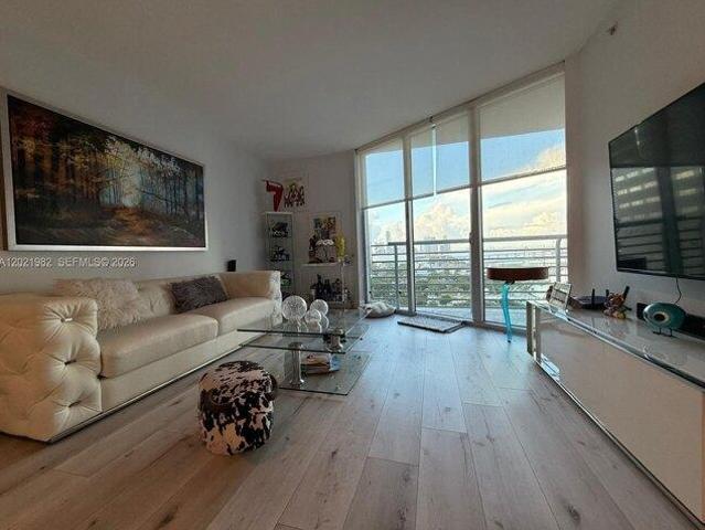 condo with 1 bedroom, Miami FL ES104900880