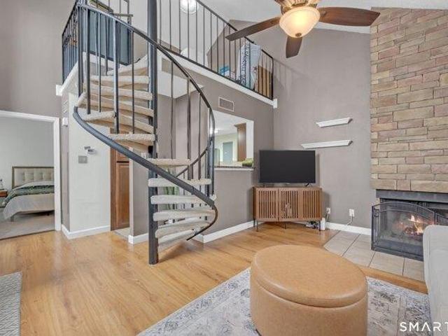 condo with 1 bedroom, Middletown CT DLS101801212
