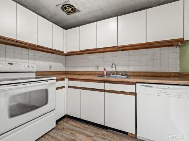 condo with 1 bedroom, Middletown CT ES104297981