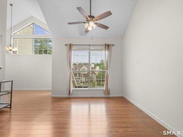 condo with 1 bedroom, Middletown CT ES105114075