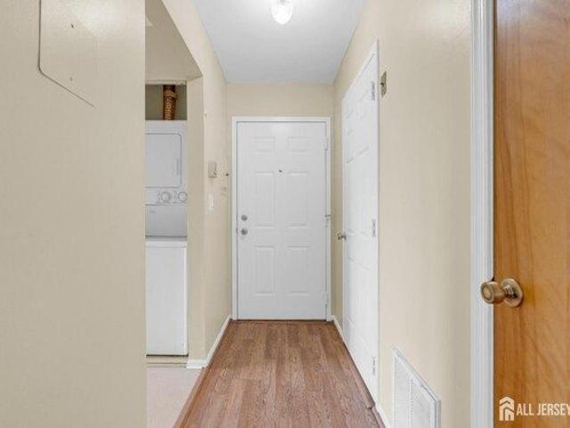 condo with 1 bedroom, Middlesex NJ ES105172641