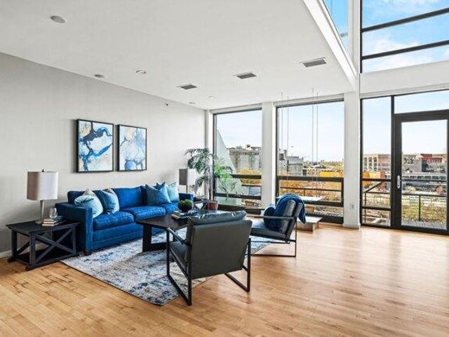 condo with 1 bedroom, Milwaukee WI DS93034096