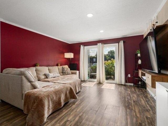 condo with 1 bedroom, Milford MA ES105122743
