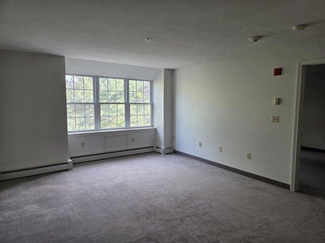 condo with 1 bedroom, Milford NH ES105174878