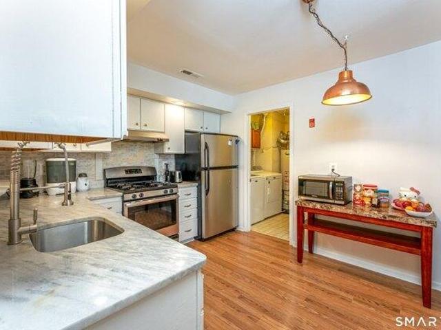condo with 1 bedroom, Milford CT ES104076431