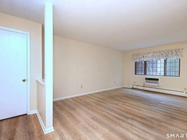 condo with 1 bedroom, Milford CT ES104237360