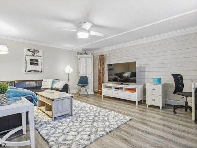 condo with 1 bedroom, Montclair NJ DS102026170
