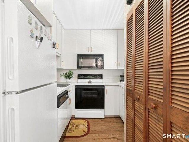 condo with 1 bedroom, Monroe CT ES104406100