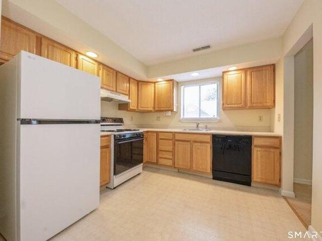 condo with 1 bedroom, Monroe CT ES104834927