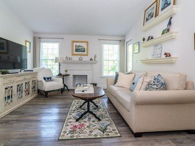 condo with 1 bedroom, Natick MA ES103250379