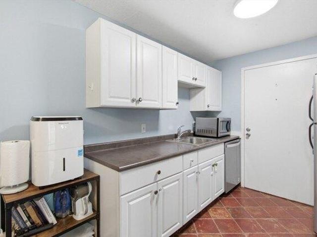 condo with 1 bedroom, Natick MA ES105093774