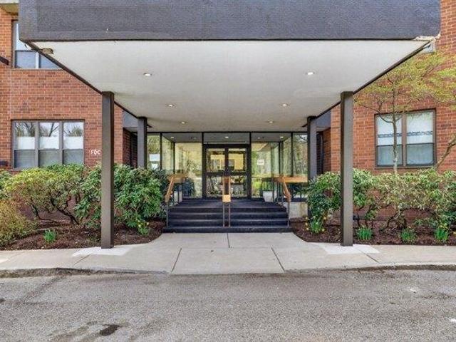 condo with 1 bedroom, Newton MA DS102634087