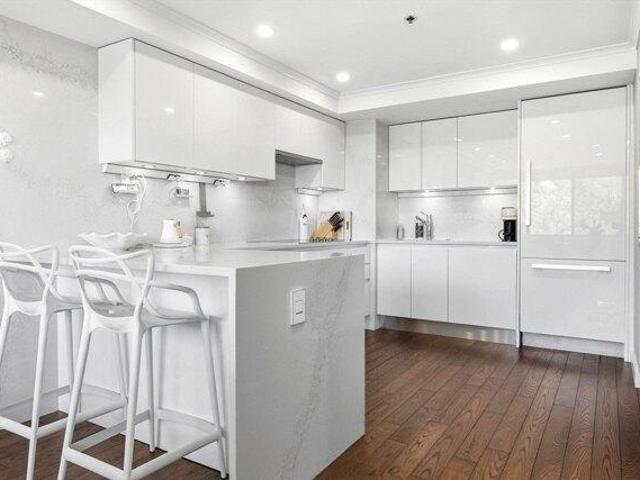 condo with 1 bedroom, Newton MA ES104832660