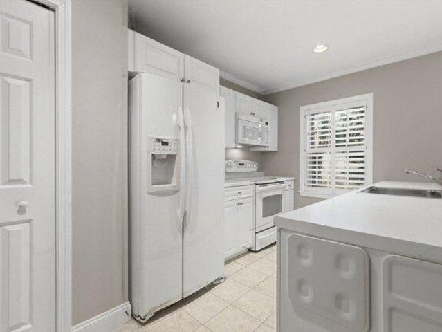 condo with 1 bedroom, Newton MA ES104834954