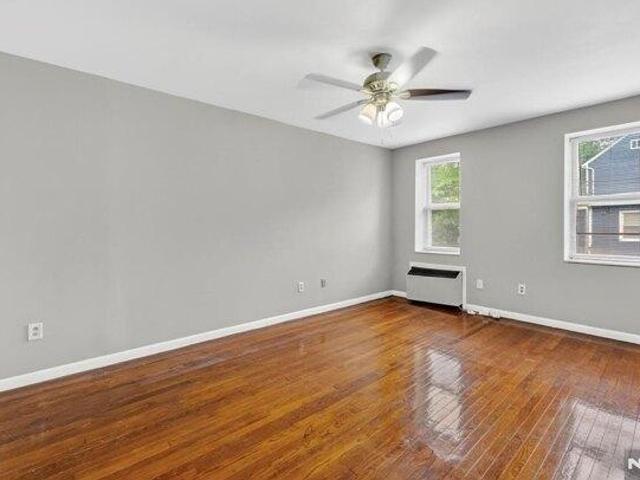 condo with 1 bedroom, Newark NJ ES105142512