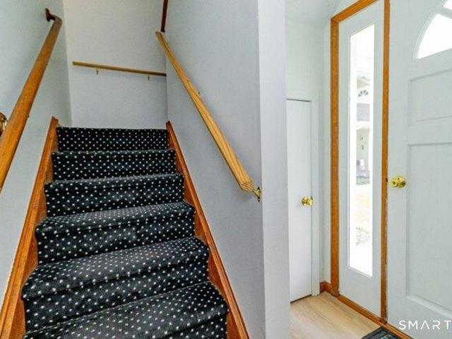 condo with 1 bedroom, Newington CT ES103100449
