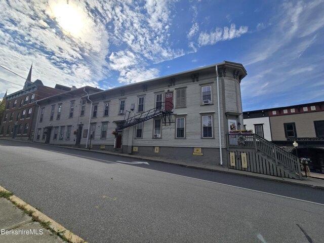 condo with 1 bedroom, North Adams MA ES105081338