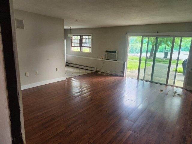 condo with 1 bedroom, North Andover MA ES104477500
