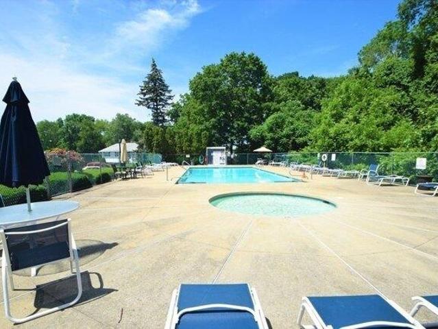 condo with 1 bedroom, North Andover MA ES103435752