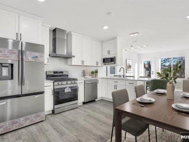 condo with 1 bedroom, North Bergen NJ DS102346771