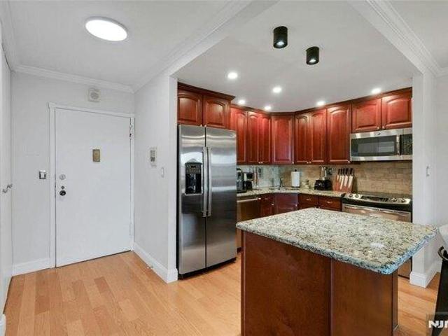 condo with 1 bedroom, North Bergen NJ DS104410527