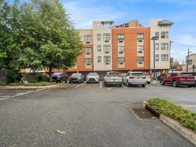 condo with 1 bedroom, North Bergen NJ DS104265459